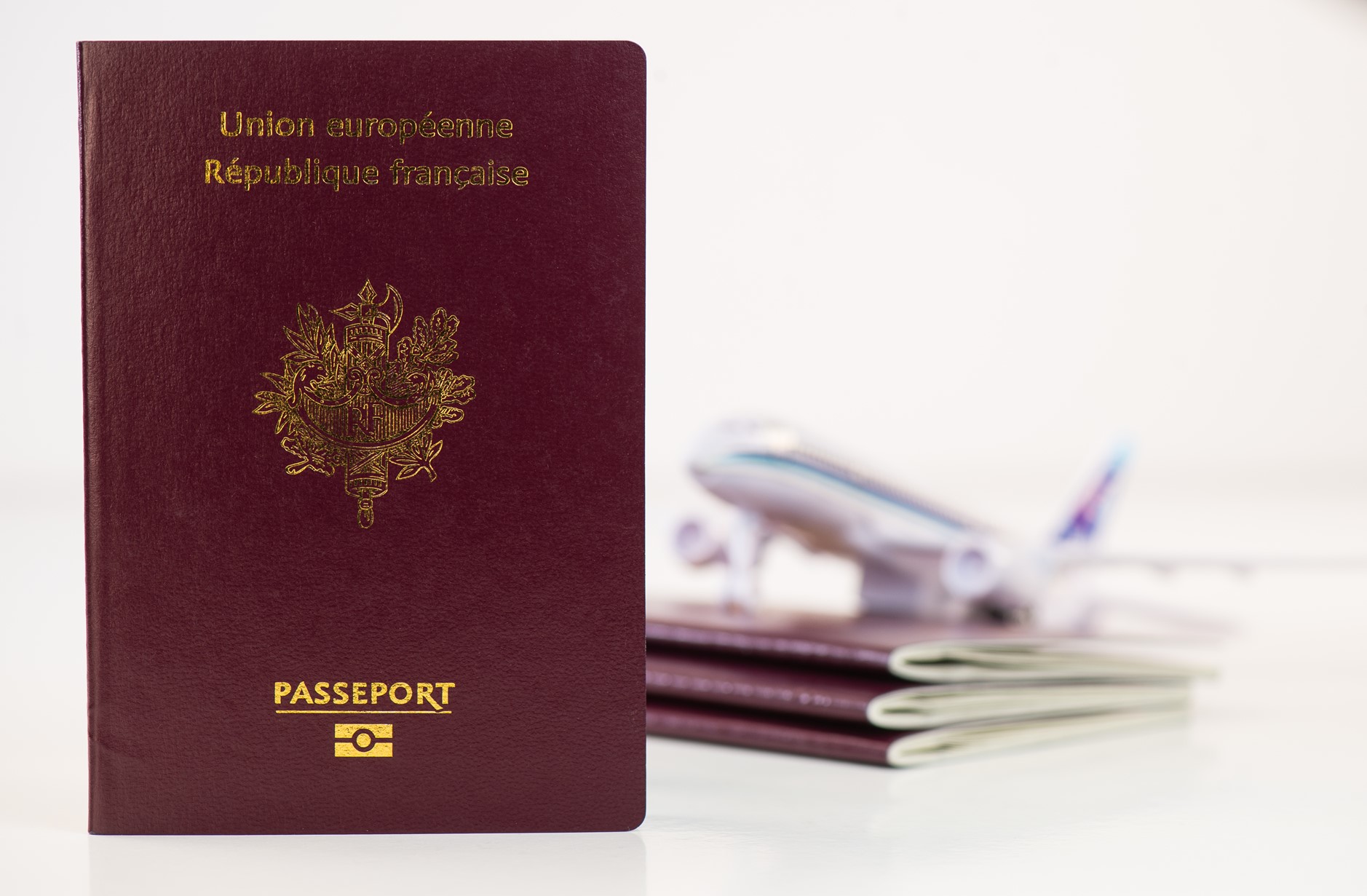 Obtain French citizenship with Lexidy legal assistance